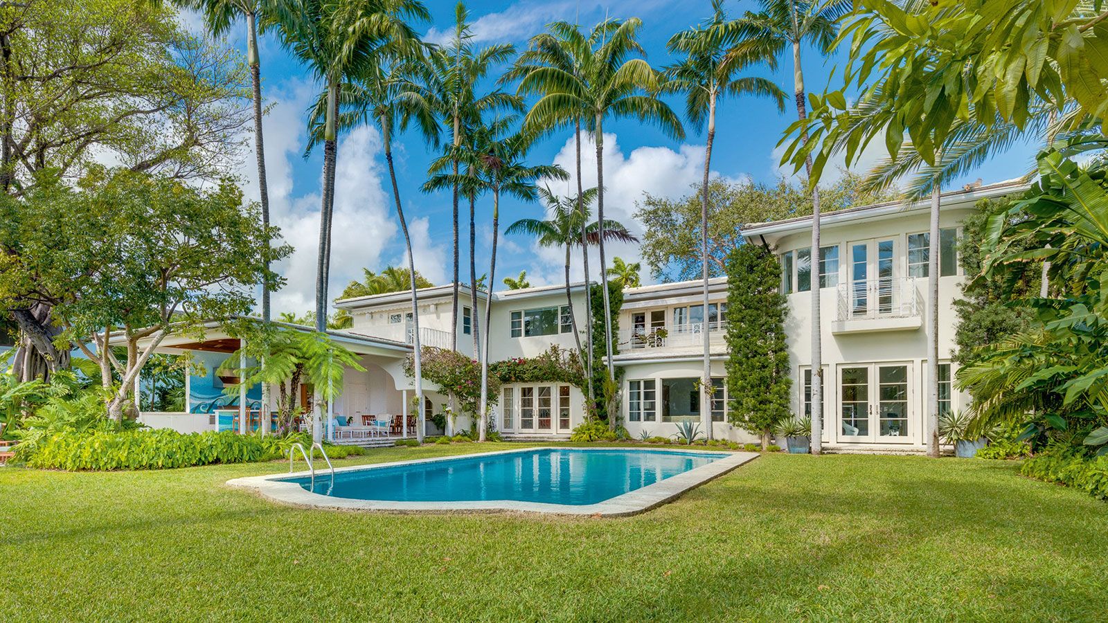 5 reasons to buy this Miami Beach mansion